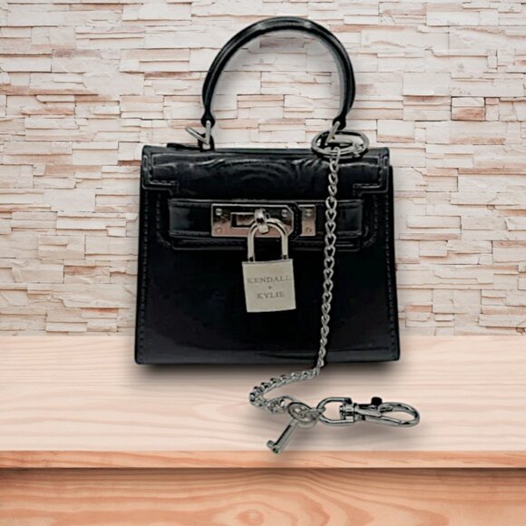 Kendall & Kylie | Bags | Kendall Kylie Lock Key Mini Purse Shoulder ...